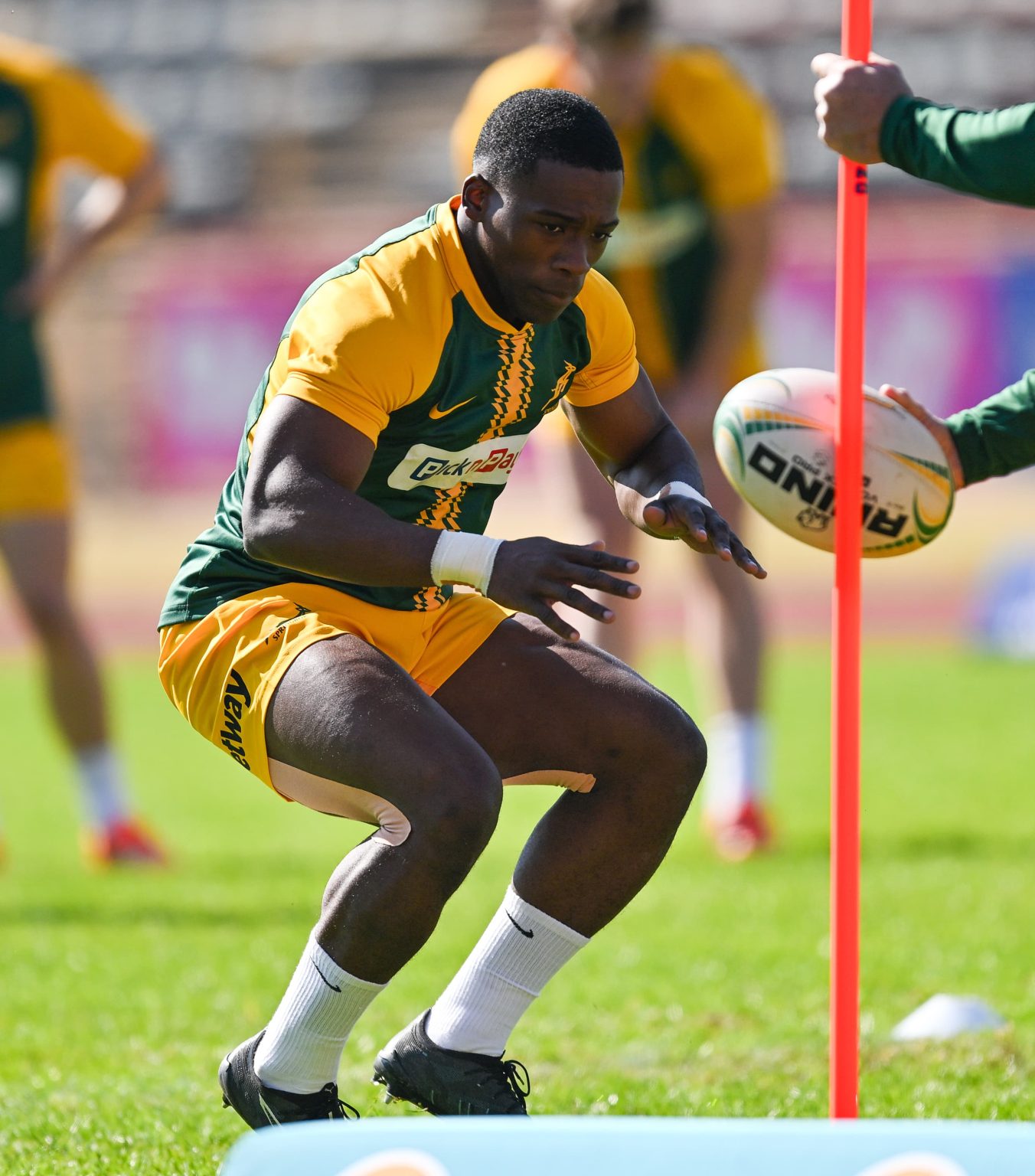 Rassie backs Makhaza for Bok debut – Y