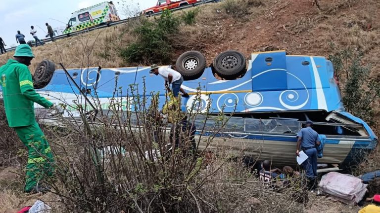Over 40 killed in N1 bus tragedy – Y WORLD